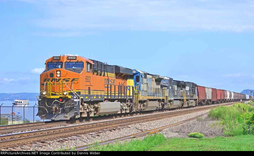 BNSF 6932, BNSF's Aurora Sub.
